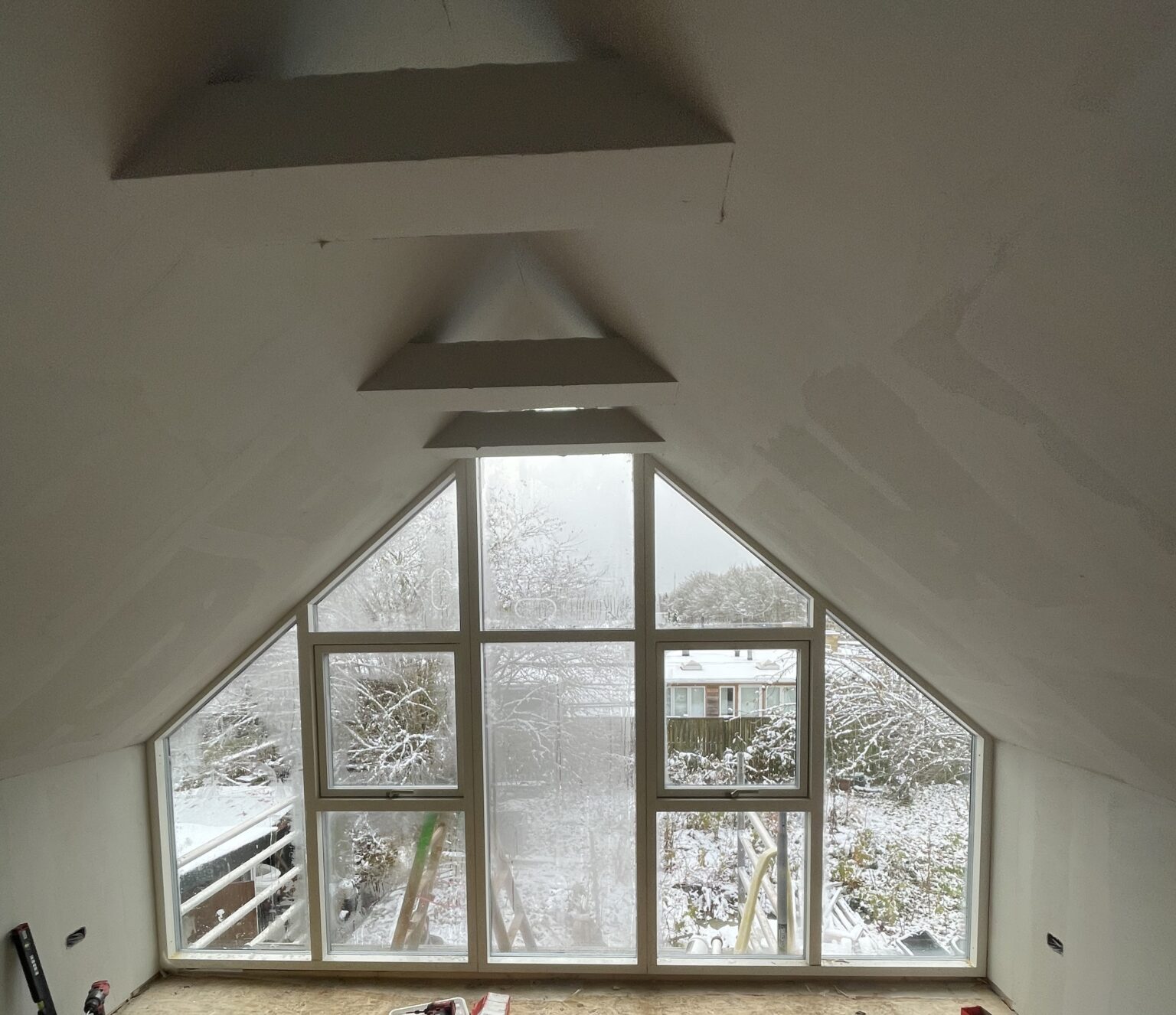 Outline Vinduer & Døre | Montering med Kvalitet – Energitømreren