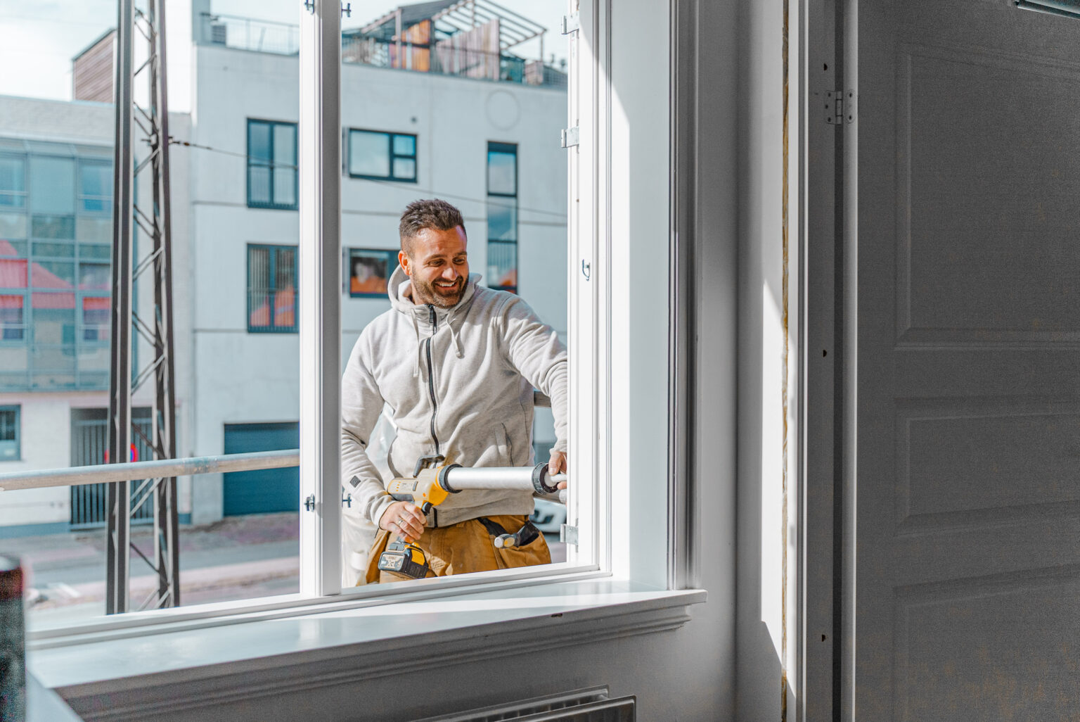 Outline Vinduer & Døre | Montering med Kvalitet – Energitømreren